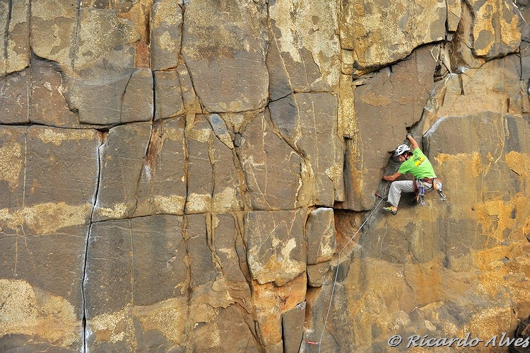 Triple Crown Bouldering at the Stone Fort