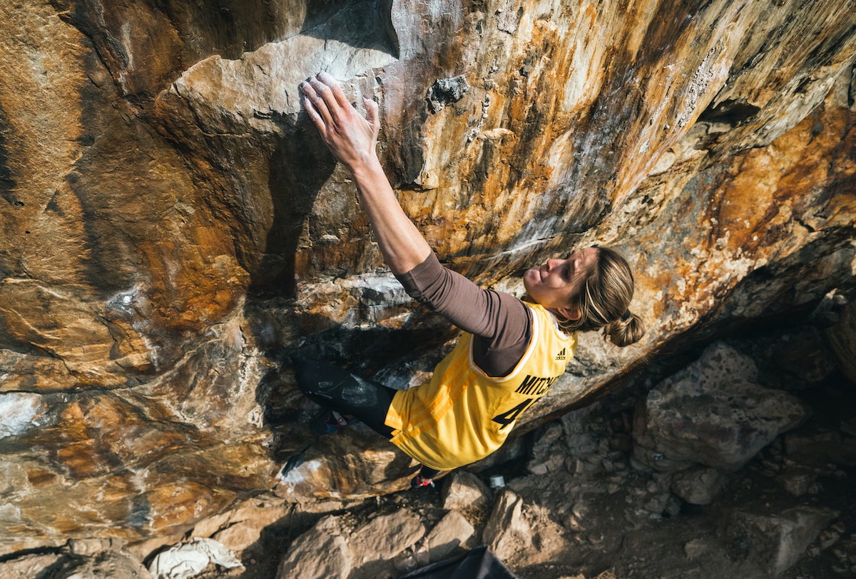 Allison Vest Becomes the First Canadian Woman to Climb V14 - Climbing
