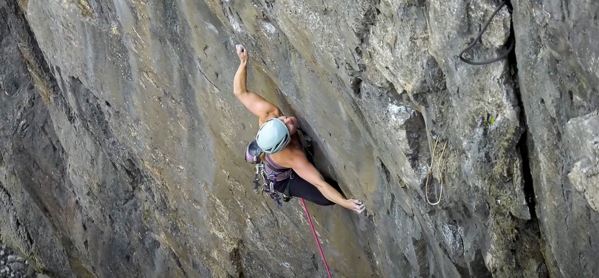 Hazel Findlay Climbs Dangerous Trad Route in Pembroke - Climbing
