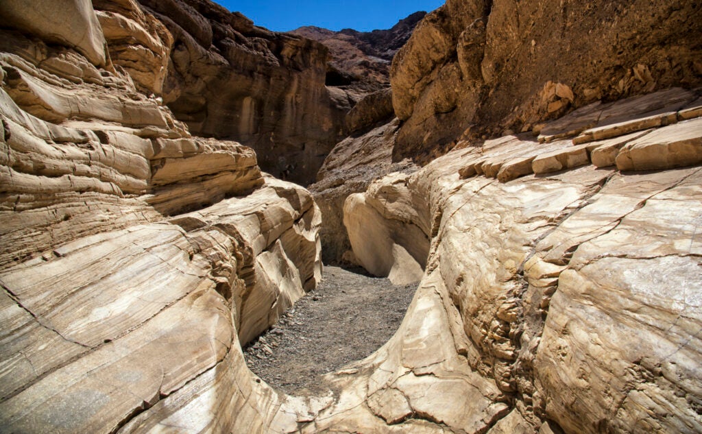 Rappeller Dead In Death Valley - Climbing